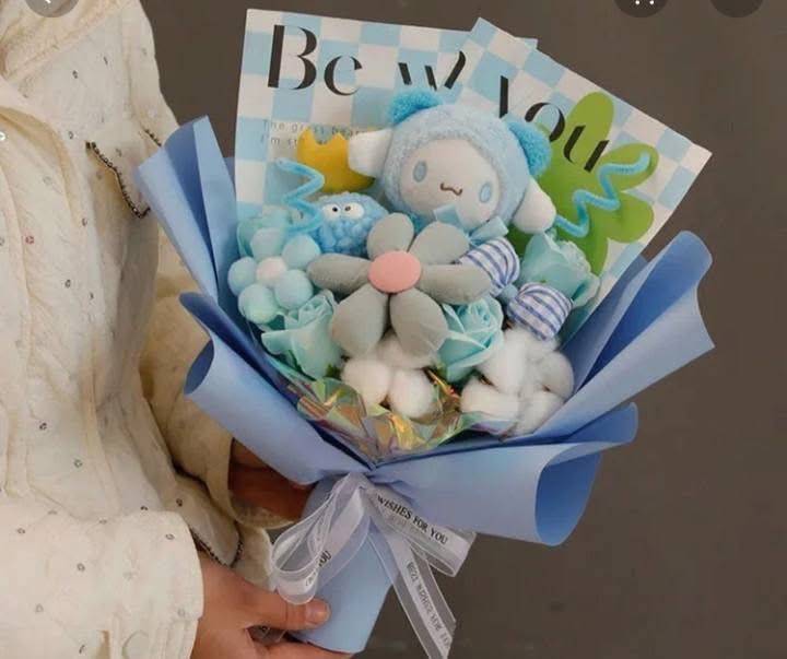 11567 – RAMO FLOWERS STUDIO x «SANRIO» CON LUZ LED y BOLSA DE REGALO (1 ...